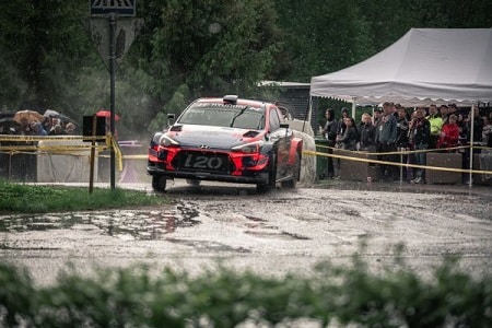 "Hauskaa, mutta vaikeaa on" - Jari Huttunen mielettömässä ...