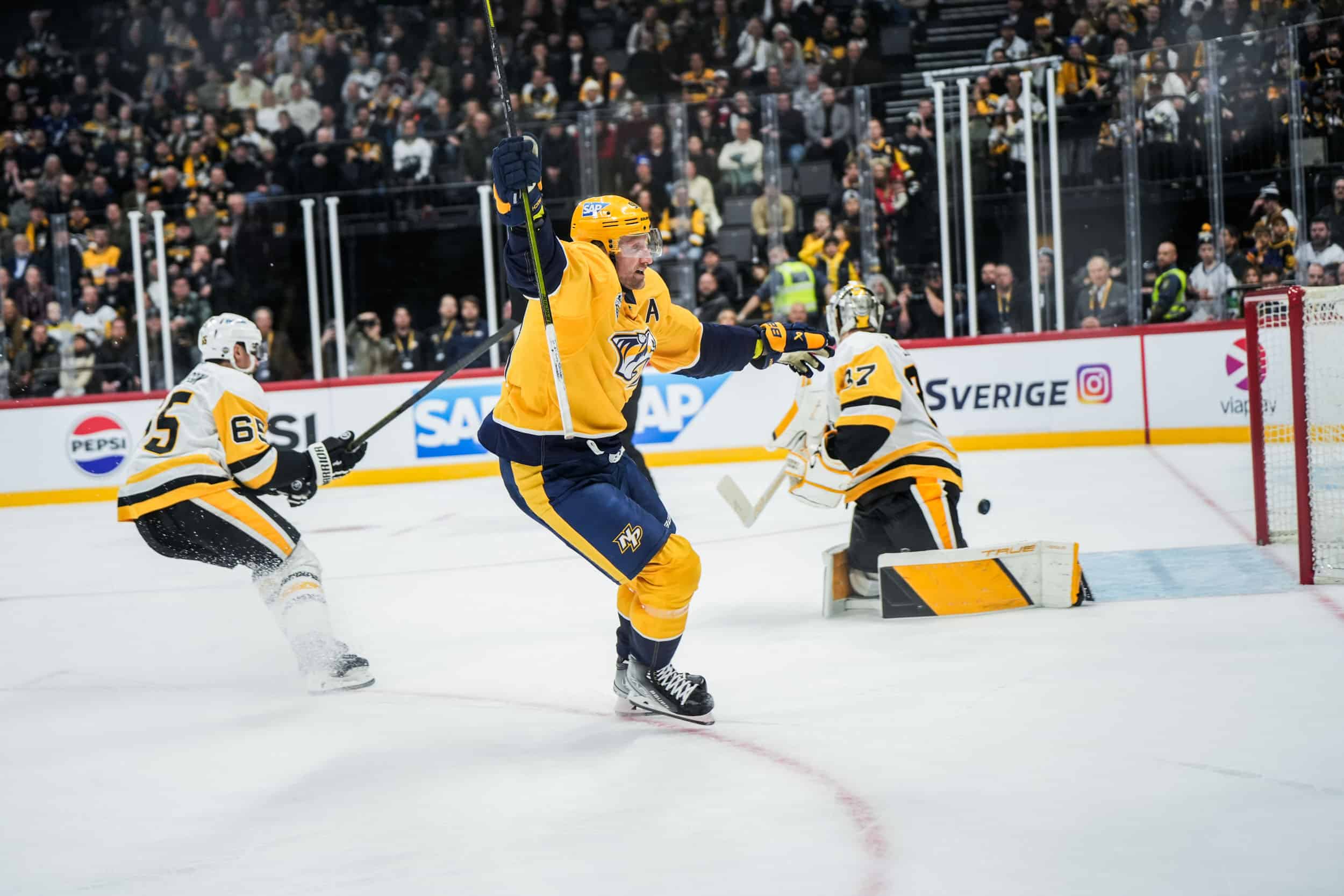 NHL:ssä huima nousu - Steven Stamkos voiton takuumiehenä