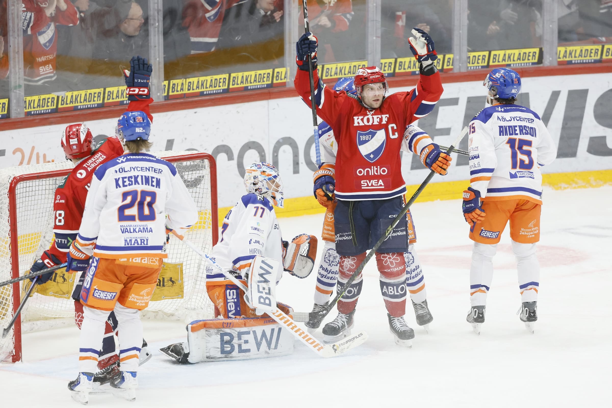 Tämä tilanne kuumensi tunteita Nordiksella - HIFK:n Iiro Pakarinen teki ...